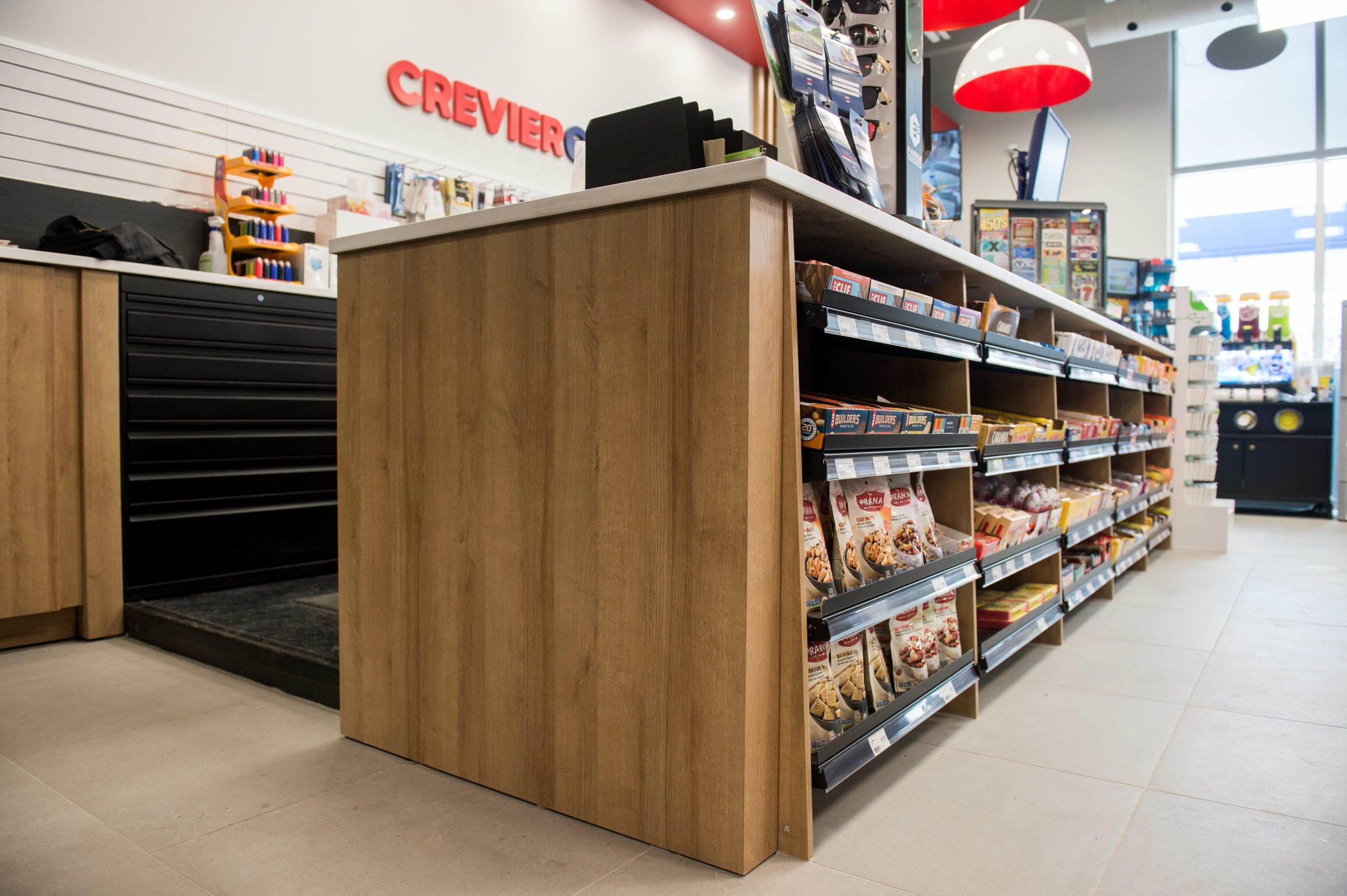 Counter with metal shelves | Etalex